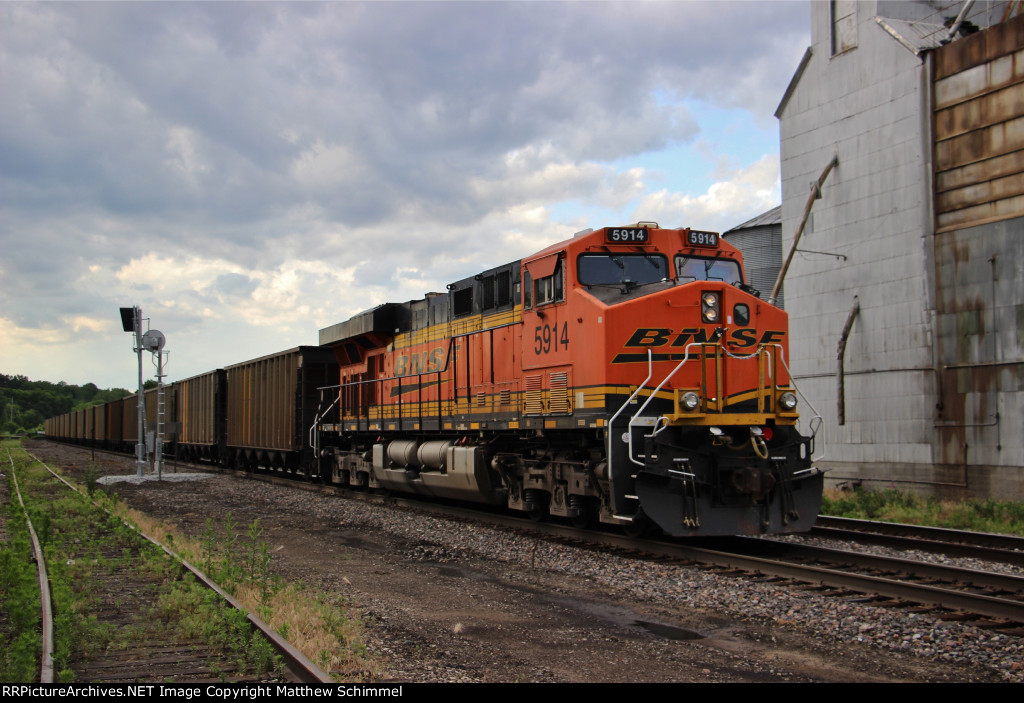 BNSF 5914 - DPU
